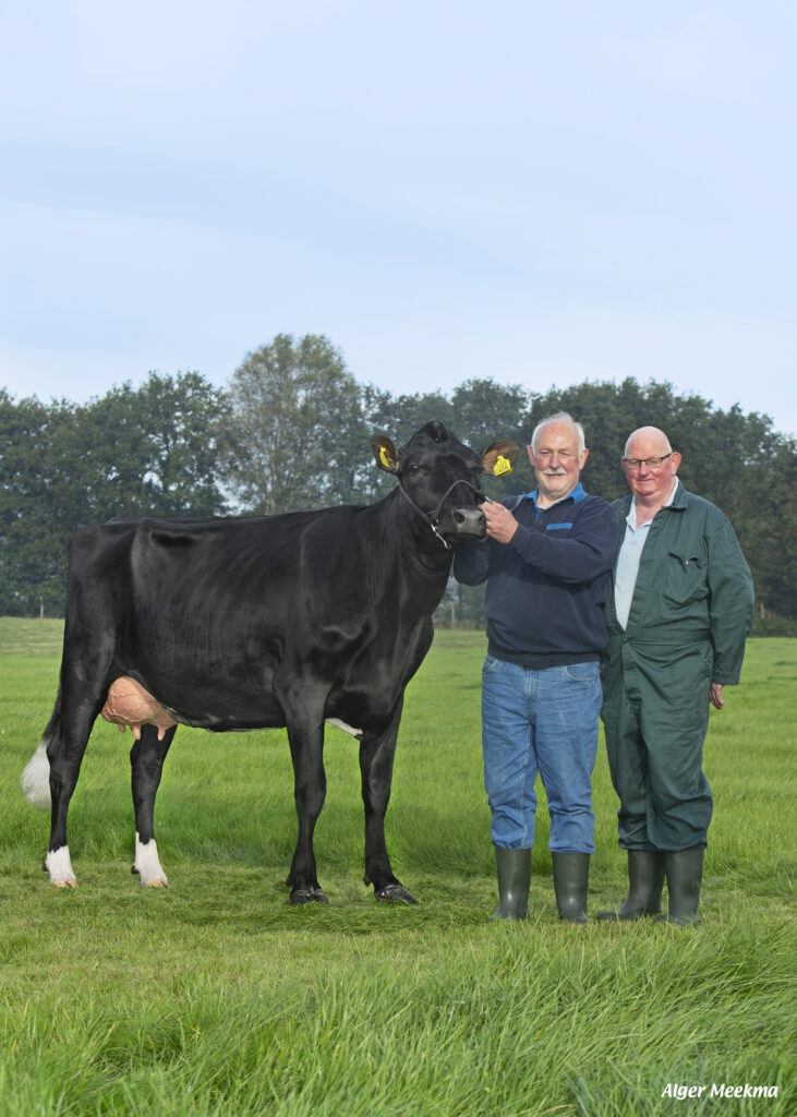 Valor Tobor provides satisfied farmers with '23 daughters